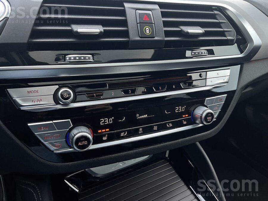 Black BMW X4 2019 in Riga, with an engine capacity of 2.00 L and mileage of 168 thousand km for 27950 €, photo 15 on AUTOMOTO.COM.LV
