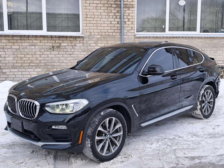 Black BMW X4 2019 in Klaipeda, with an engine capacity of 2.00 L and mileage of 167 thousand km for 18999 €, photo 3 on AUTOMOTO.COM.LV