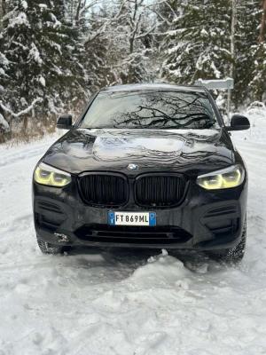 Black BMW X4 2019 in Vilnius, with an engine capacity of 2.00 L and mileage of 85 thousand km for 29500 €, photo  on AUTOMOTO.COM.LV