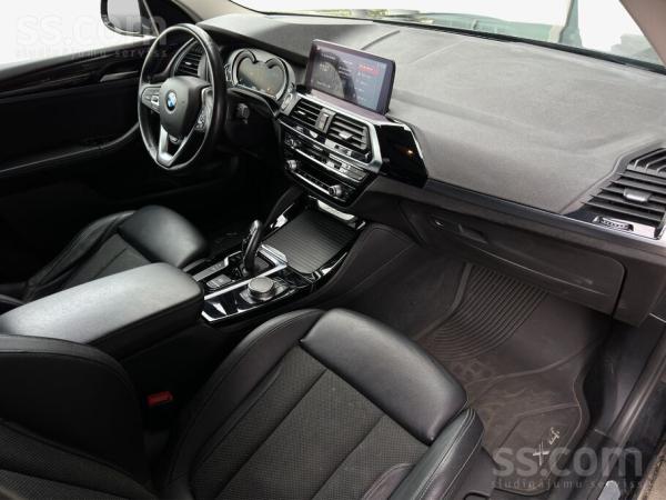 Black BMW X4 2019 in Riga, with an engine capacity of 2.00 L and mileage of 81 thousand km for 28900 €, photo 5 on AUTOMOTO.COM.LV