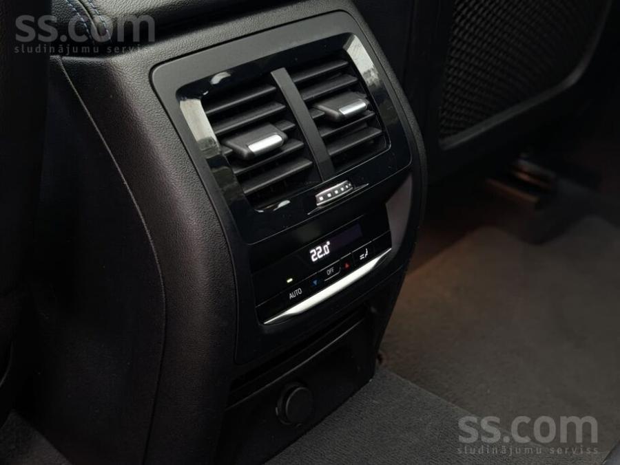Black BMW X4 2019 in Riga, with an engine capacity of 3.00 L and mileage of 182 thousand km for 29960 €, photo 12 on AUTOMOTO.COM.LV