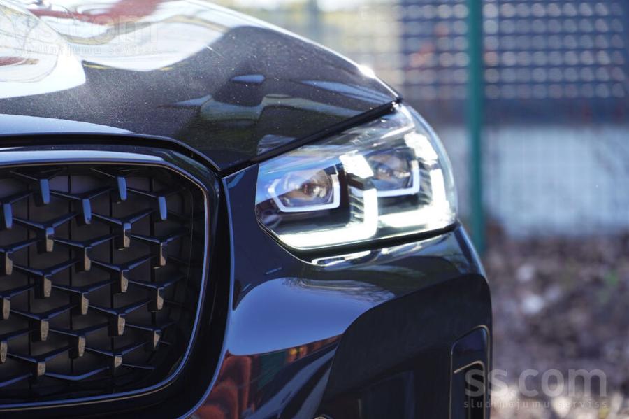 Black BMW X4 2019 in Riga, with an engine capacity of 3.00 L and mileage of 134 thousand km for 38990 €, photo 7 on AUTOMOTO.COM.LV