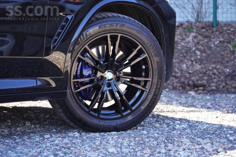 Black BMW X4 2019 in Riga, with an engine capacity of 3.00 L and mileage of 134 thousand km for 38990 €, photo 8 on AUTOMOTO.COM.LV