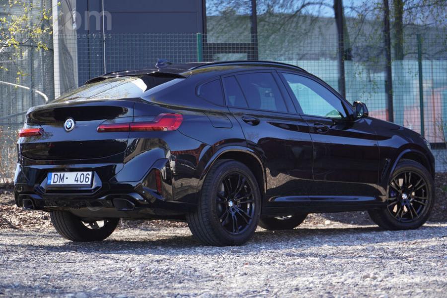 Black BMW X4 2019 in Riga, with an engine capacity of 3.00 L and mileage of 134 thousand km for 38990 €, photo 9 on AUTOMOTO.COM.LV