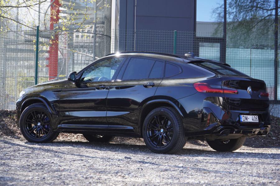 Black BMW X4 2019 in Riga, with an engine capacity of 3.00 L and mileage of 134 thousand km for 38990 €, photo 11 on AUTOMOTO.COM.LV