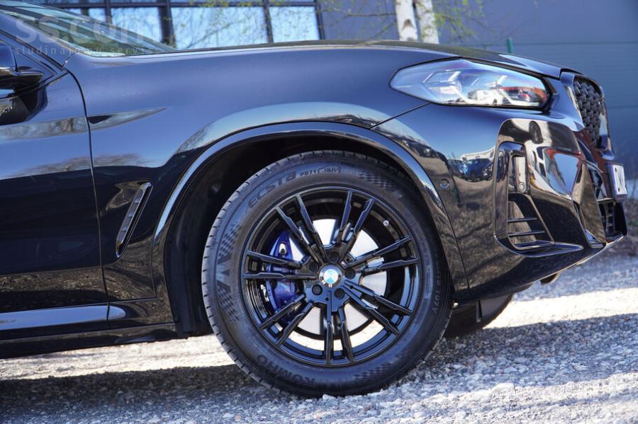 Black BMW X4 2019 in Riga, with an engine capacity of 3.00 L and mileage of 134 thousand km for 38990 €, photo 13 on AUTOMOTO.COM.LV