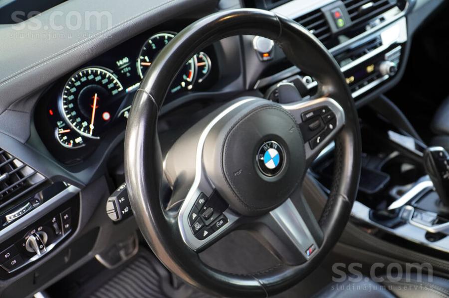 Black BMW X4 2019 in Riga, with an engine capacity of 3.00 L and mileage of 134 thousand km for 38990 €, photo 16 on AUTOMOTO.COM.LV