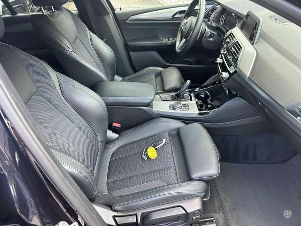 Black BMW X4 2019 in Panevezys, with an engine capacity of 2.00 L and mileage of 126 thousand km for 28500 €, photo 8 on AUTOMOTO.COM.LV