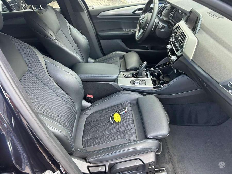 Melns BMW X4 2019 Panevēža, ar dzinēja tilpumu 2.00 L un nobraukumu 126 tūkst. km par 28500 €, foto 9 vietnē AUTOMOTO.COM.LV