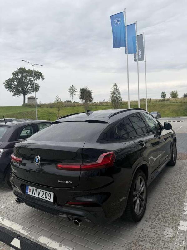 Black BMW X4 2019 in Klaipeda, with an engine capacity of 2.00 L and mileage of 157 thousand km for 36750 €, photo 7 on AUTOMOTO.COM.LV