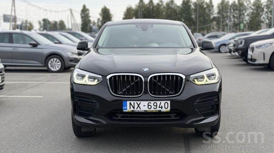 Black BMW X4 2019 in Riga, with an engine capacity of 2.00 L and mileage of 97 thousand km for 25490 €, photo 3 on AUTOMOTO.COM.LV