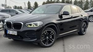 Black BMW X4 2019 in Riga, with an engine capacity of 2.00 L and mileage of 97 thousand km for 25490 €, photo 4 on AUTOMOTO.COM.LV
