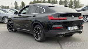 Black BMW X4 2019 in Riga, with an engine capacity of 2.00 L and mileage of 97 thousand km for 25490 €, photo 5 on AUTOMOTO.COM.LV