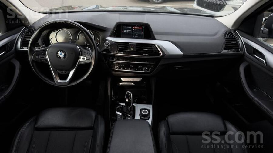Black BMW X4 2019 in Riga, with an engine capacity of 2.00 L and mileage of 97 thousand km for 25490 €, photo 8 on AUTOMOTO.COM.LV