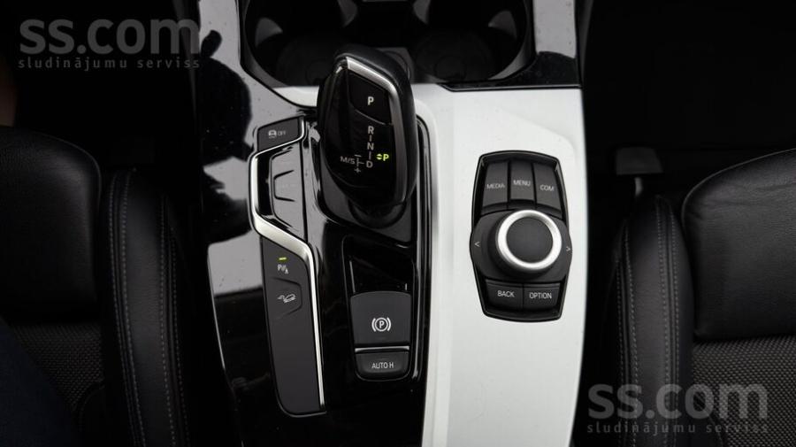 Black BMW X4 2019 in Riga, with an engine capacity of 2.00 L and mileage of 97 thousand km for 25490 €, photo 10 on AUTOMOTO.COM.LV
