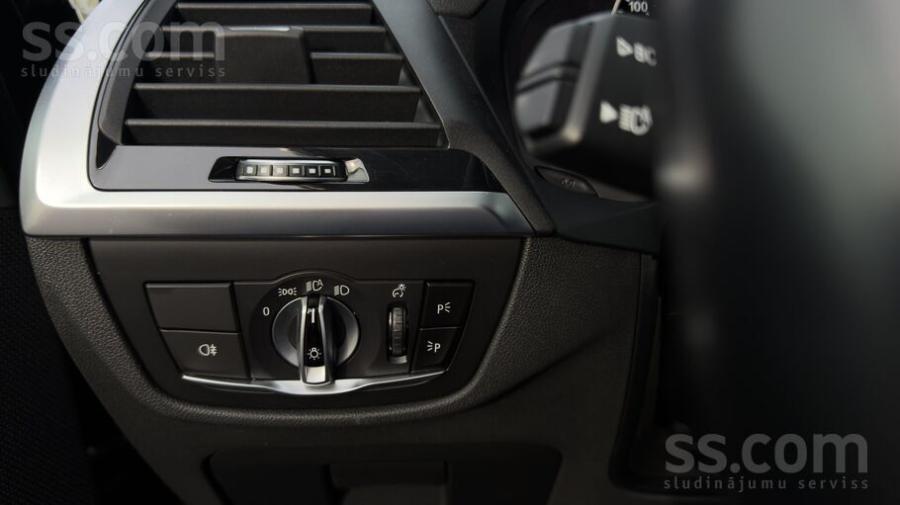 Black BMW X4 2019 in Riga, with an engine capacity of 2.00 L and mileage of 97 thousand km for 25490 €, photo 12 on AUTOMOTO.COM.LV