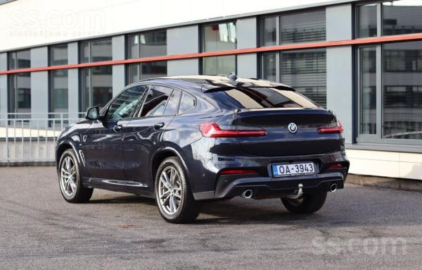 Black BMW X4 2020 in Riga, with an engine capacity of 2.00 L and mileage of 52 thousand km for 33480 €, photo 4 on AUTOMOTO.COM.LV