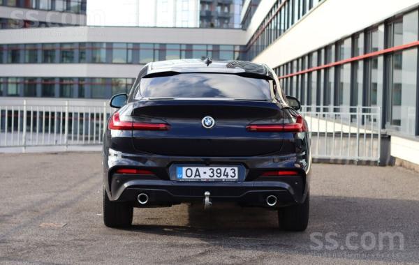Black BMW X4 2020 in Riga, with an engine capacity of 2.00 L and mileage of 52 thousand km for 33480 €, photo 5 on AUTOMOTO.COM.LV