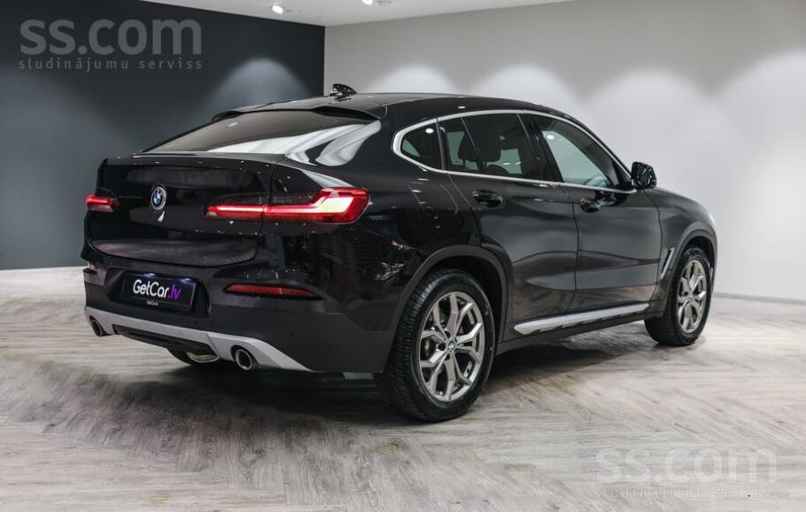 Black BMW X4 2020 in Riga, with an engine capacity of 2.00 L and mileage of 198 thousand km for 24900 €, photo 9 on AUTOMOTO.COM.LV