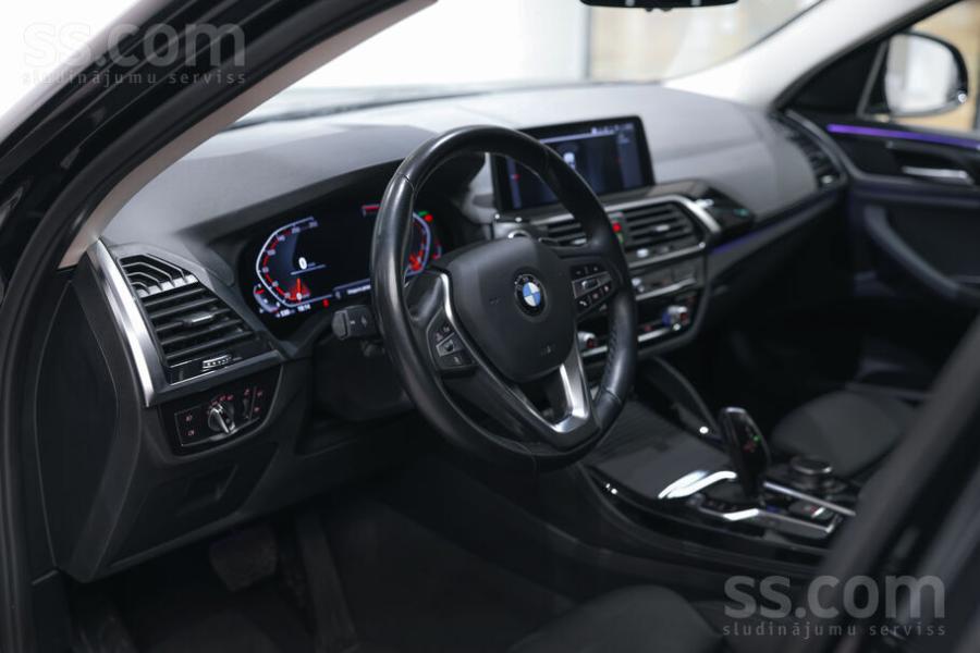 Black BMW X4 2020 in Riga, with an engine capacity of 2.00 L and mileage of 198 thousand km for 24900 €, photo 12 on AUTOMOTO.COM.LV