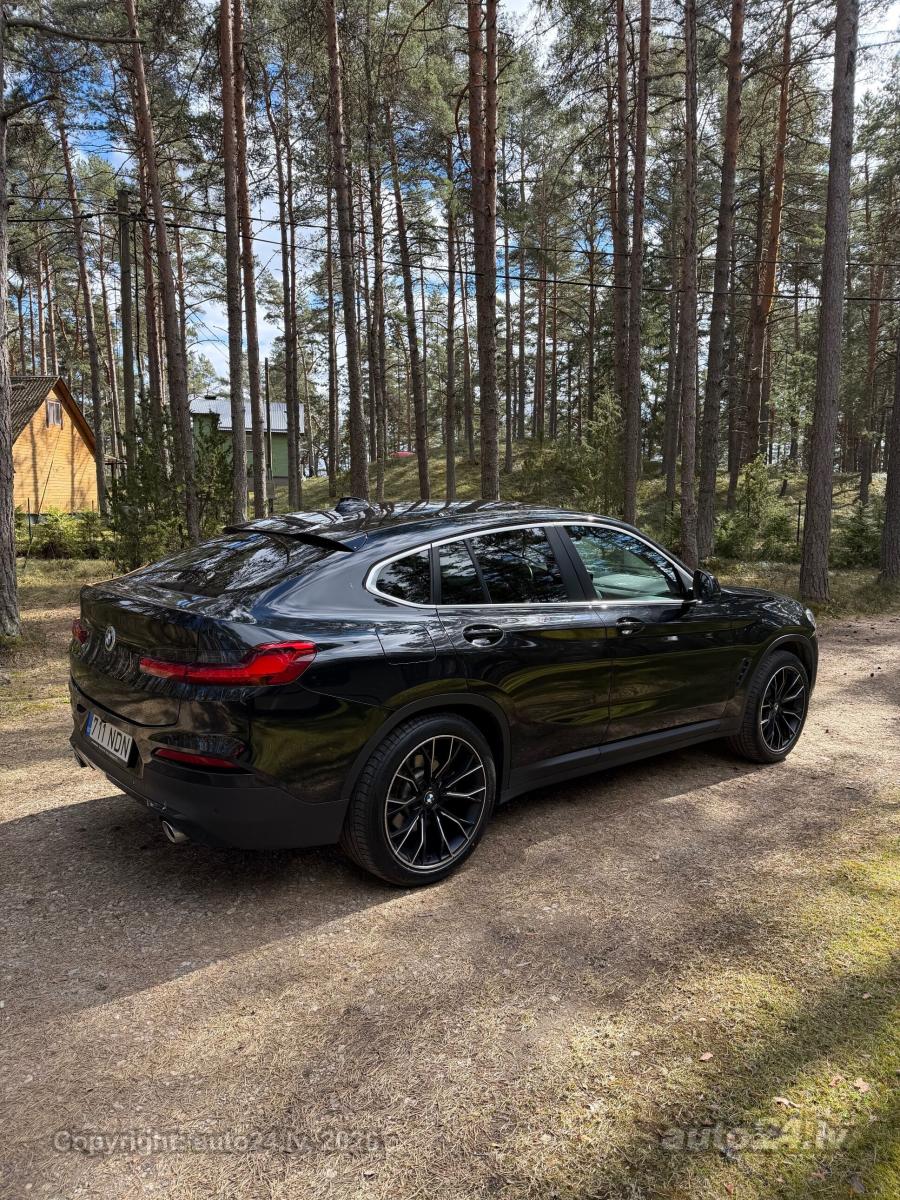 Black BMW X4 2020 in Tallinn, with an engine capacity of 2.00 L and mileage of 112 thousand km for 38000 €, photo 3 on AUTOMOTO.COM.LV