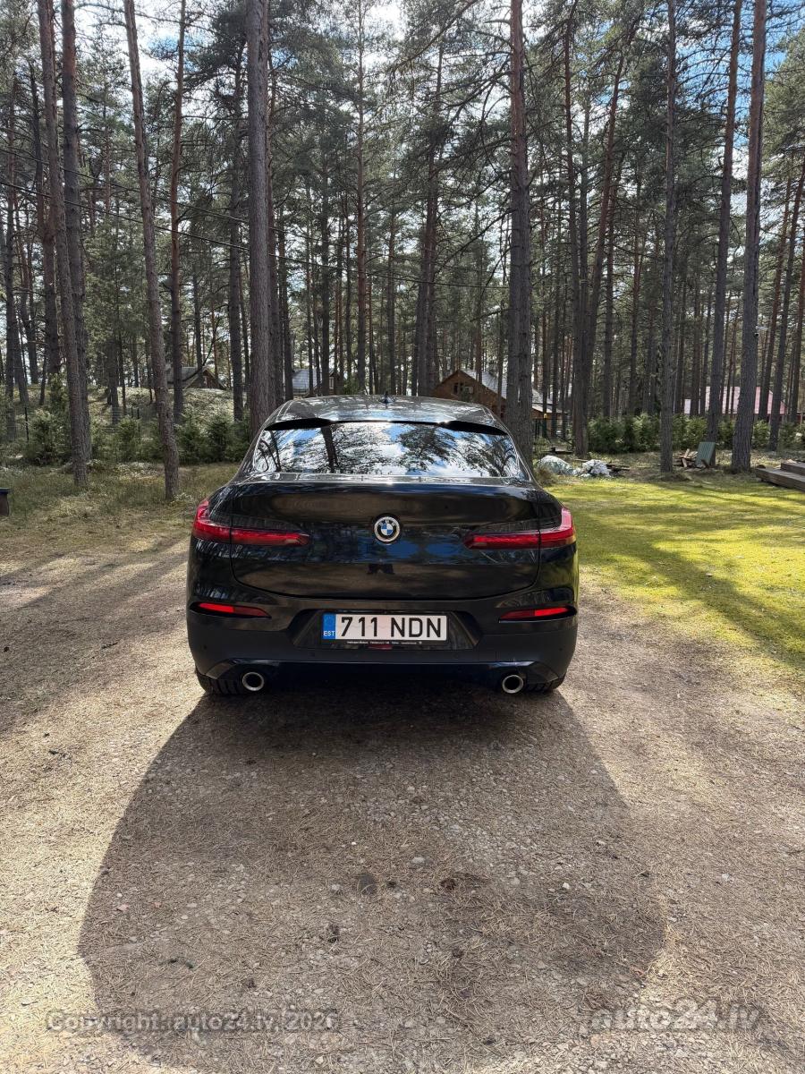 Black BMW X4 2020 in Tallinn, with an engine capacity of 2.00 L and mileage of 112 thousand km for 38000 €, photo 4 on AUTOMOTO.COM.LV