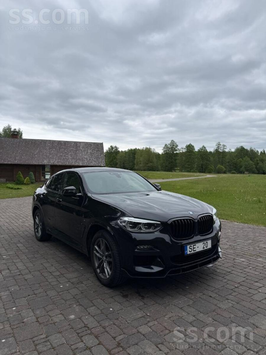 Black BMW X4 2020 in Tukums, with an engine capacity of 3.00 L and mileage of 43 thousand km for 39550 €, photo 5 on AUTOMOTO.COM.LV