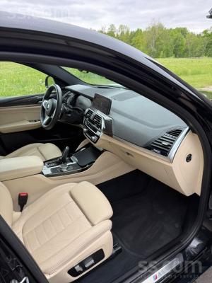 Black BMW X4 2020 in Tukums, with an engine capacity of 3.00 L and mileage of 43 thousand km for 39550 €, photo 21 on AUTOMOTO.COM.LV