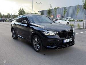 Black BMW X4 2020 in Vilnius, with an engine capacity of 3.00 L and mileage of 95 thousand km for 36800 €, photo 4 on AUTOMOTO.COM.LV