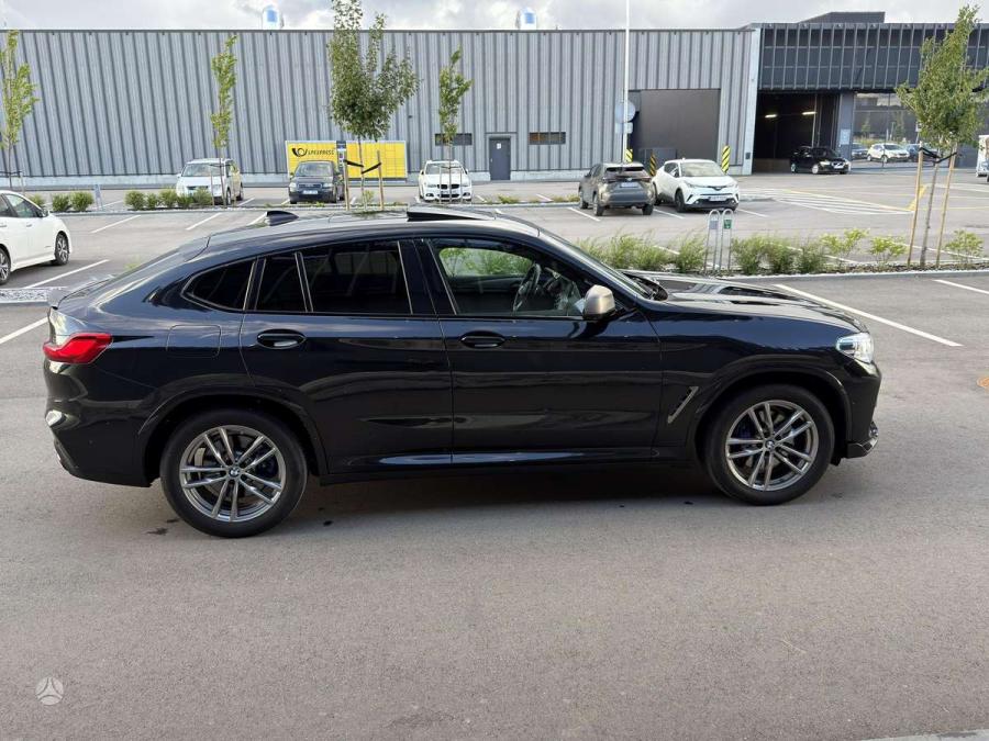 Black BMW X4 2020 in Vilnius, with an engine capacity of 3.00 L and mileage of 95 thousand km for 36800 €, photo 9 on AUTOMOTO.COM.LV