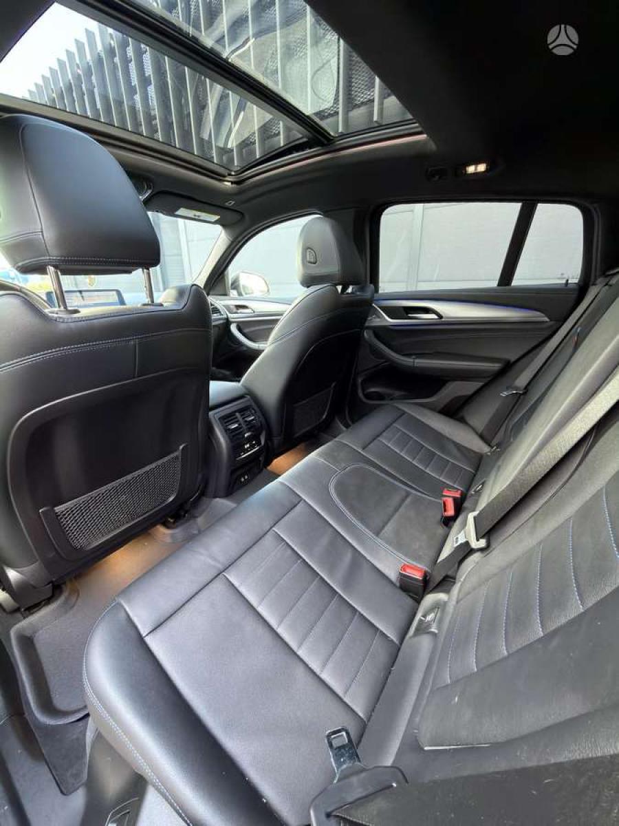 Black BMW X4 2020 in Vilnius, with an engine capacity of 3.00 L and mileage of 95 thousand km for 36800 €, photo 12 on AUTOMOTO.COM.LV