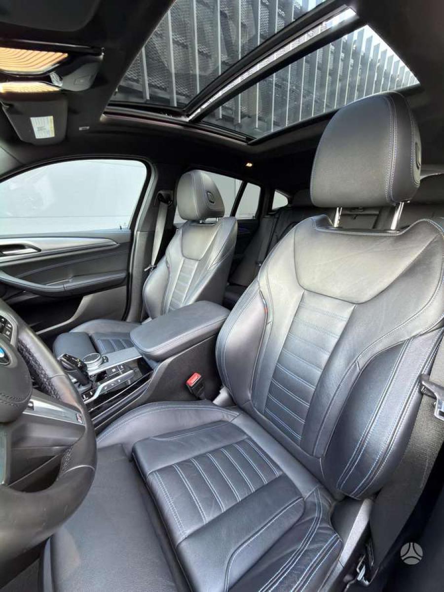 Black BMW X4 2020 in Vilnius, with an engine capacity of 3.00 L and mileage of 95 thousand km for 36800 €, photo 15 on AUTOMOTO.COM.LV