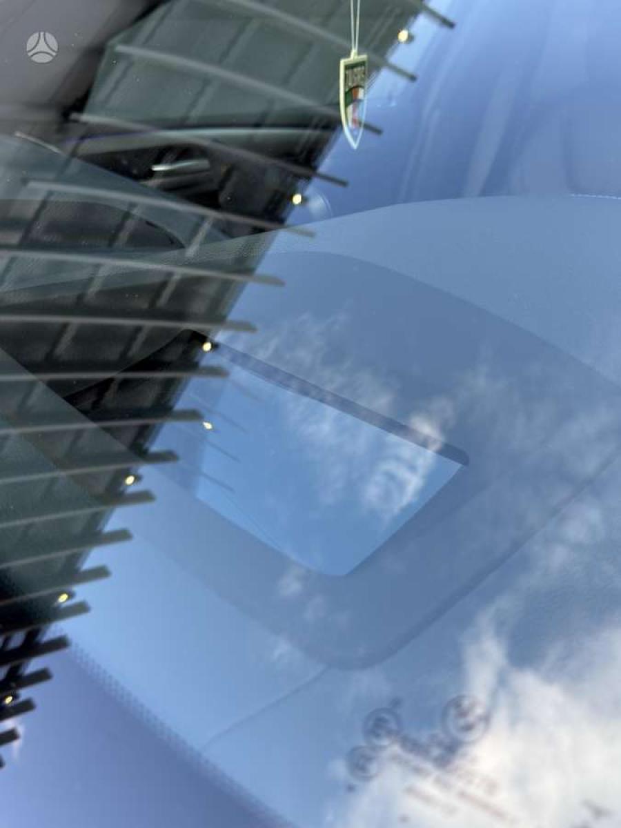 Black BMW X4 2020 in Vilnius, with an engine capacity of 3.00 L and mileage of 95 thousand km for 36800 €, photo 22 on AUTOMOTO.COM.LV