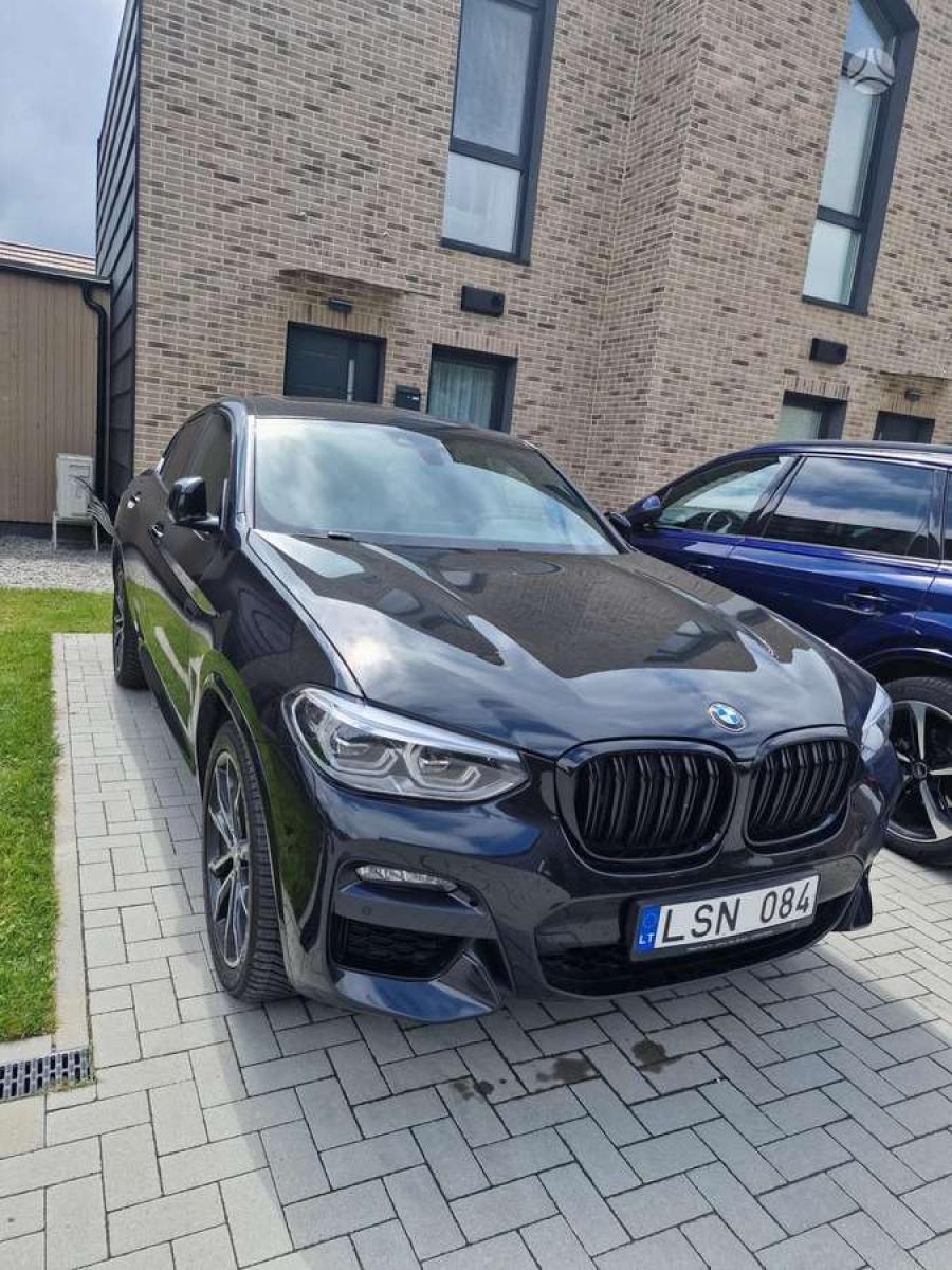Black BMW X4 2020 in Vilnius, with an engine capacity of 2.00 L and mileage of 96 thousand km for 34000 €, photo 1 on AUTOMOTO.COM.LV