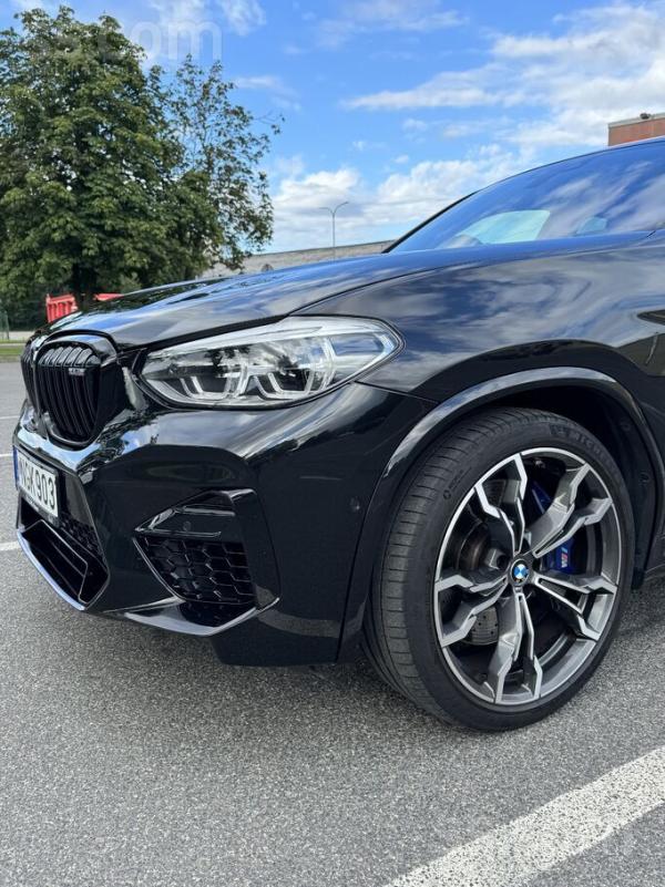 Black BMW X4 2020 in Riga, with an engine capacity of 3.00 L and mileage of 99 thousand km for 33000 €, photo 3 on AUTOMOTO.COM.LV