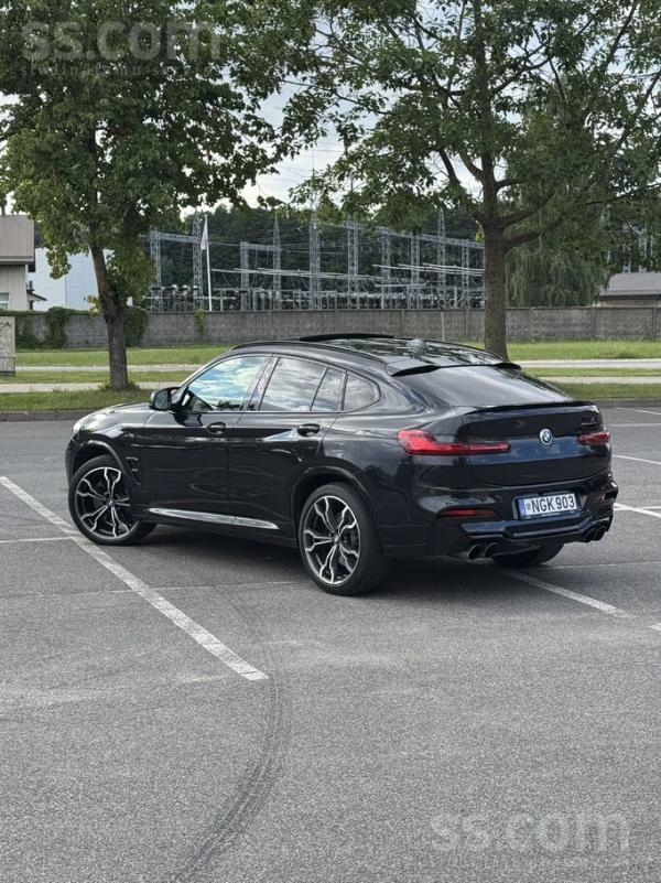 Black BMW X4 2020 in Riga, with an engine capacity of 3.00 L and mileage of 99 thousand km for 33000 €, photo 10 on AUTOMOTO.COM.LV