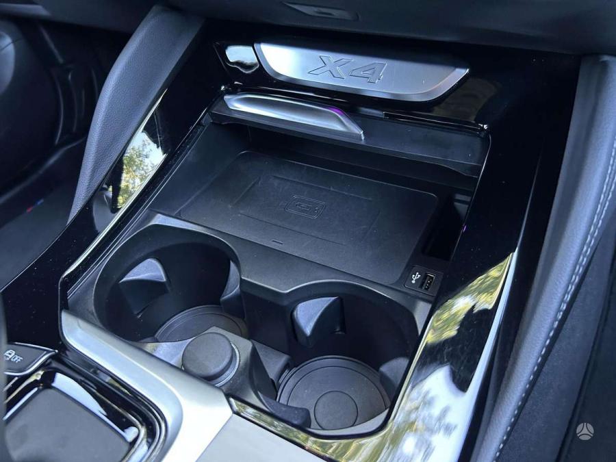Black BMW X4 2020 in Klaipeda, with an engine capacity of 2.99 L and mileage of 86 thousand km for 38900 €, photo 13 on AUTOMOTO.COM.LV