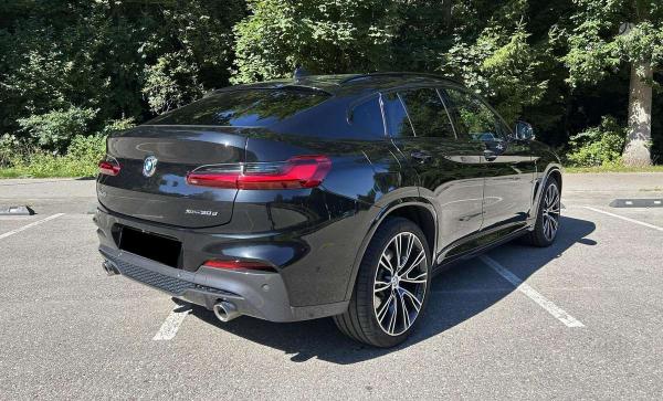 Black BMW X4 2020 in Klaipeda, with an engine capacity of 2.99 L and mileage of 86 thousand km for 38900 €, photo 3 on AUTOMOTO.COM.LV