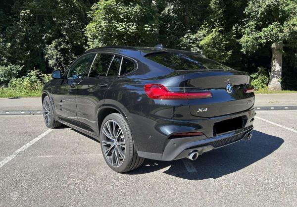 Black BMW X4 2020 in Klaipeda, with an engine capacity of 2.99 L and mileage of 86 thousand km for 38900 €, photo 4 on AUTOMOTO.COM.LV