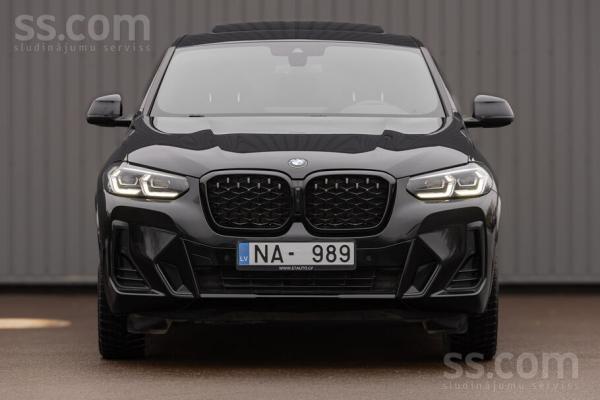 Black BMW X4 2022 in Jelgava, with an engine capacity of 2.00 L and mileage of 0 thousand km for 35700 €, photo 3 on AUTOMOTO.COM.LV