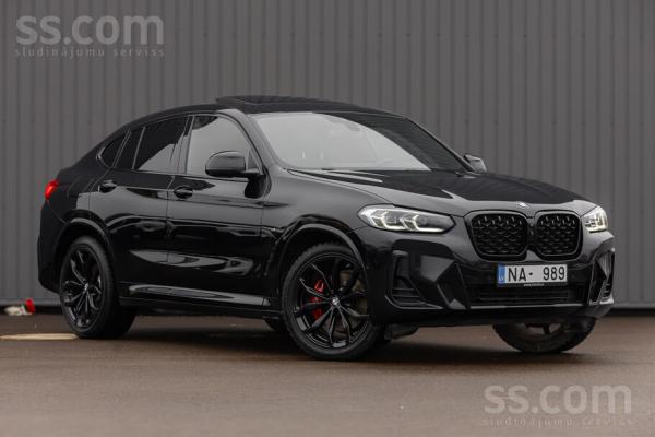Black BMW X4 2022 in Jelgava, with an engine capacity of 2.00 L and mileage of 0 thousand km for 35700 €, photo 4 on AUTOMOTO.COM.LV