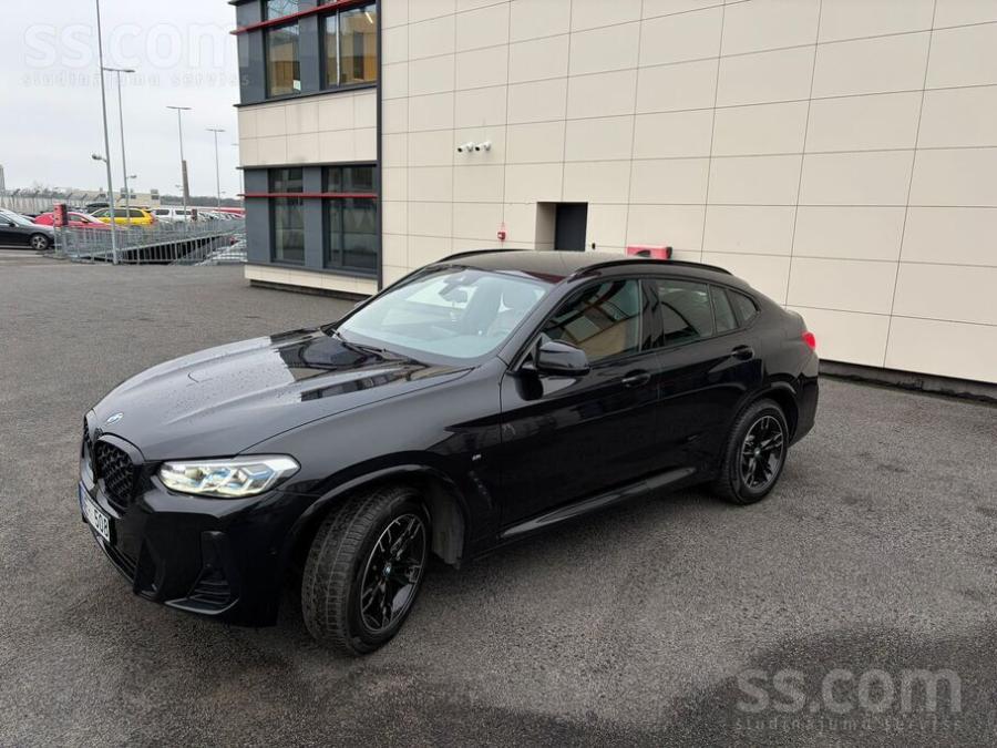 Black BMW X4 2022 in Riga, with an engine capacity of 2.00 L and mileage of 60 thousand km for 43000 €, photo 2 on AUTOMOTO.COM.LV