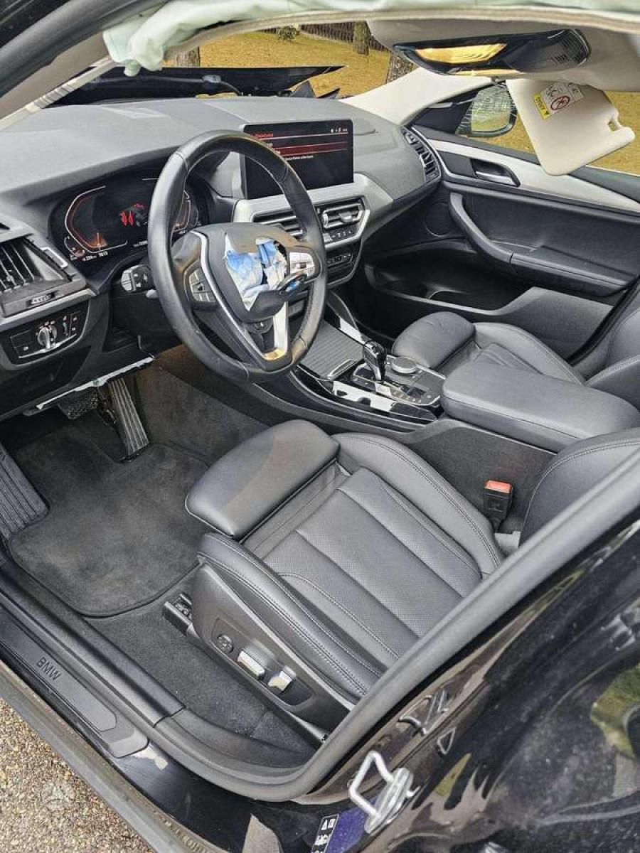 Black BMW X4 2022 in Vilnius, with an engine capacity of 2.99 L and mileage of 74 thousand km for 13900 €, photo 3 on AUTOMOTO.COM.LV