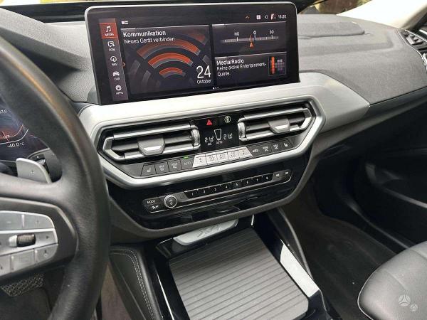 Black BMW X4 2022 in Vilnius, with an engine capacity of 2.99 L and mileage of 74 thousand km for 13900 €, photo 9 on AUTOMOTO.COM.LV