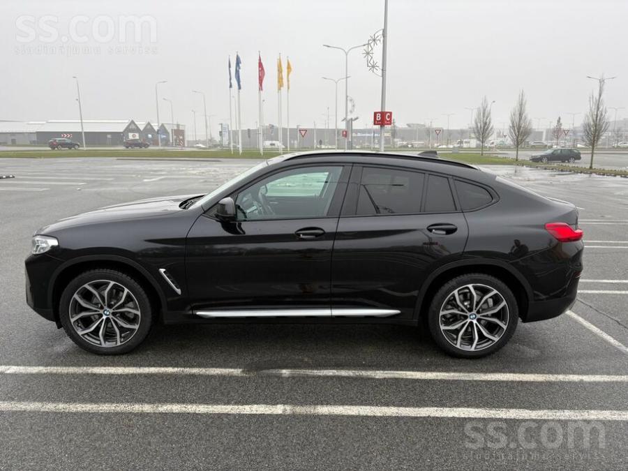 Melns BMW X4 2022 Jelgava, ar dzinēja tilpumu 2.00 L un nobraukumu 102 tūkst. km par 40500 €, foto 3 vietnē AUTOMOTO.COM.LV