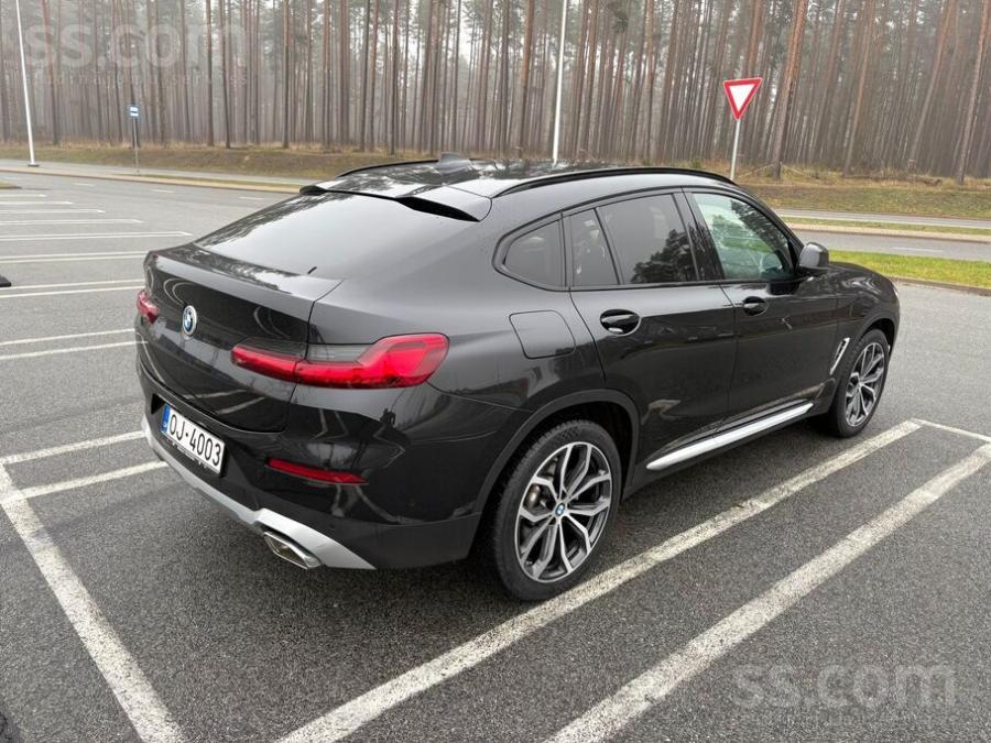 Melns BMW X4 2022 Jelgava, ar dzinēja tilpumu 2.00 L un nobraukumu 102 tūkst. km par 40500 €, foto 4 vietnē AUTOMOTO.COM.LV