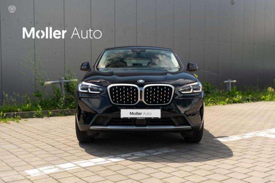 Black BMW X4 2023 in Vilnius, with an engine capacity of 2.00 L and mileage of 146 thousand km for 37300 €, photo 3 on AUTOMOTO.COM.LV