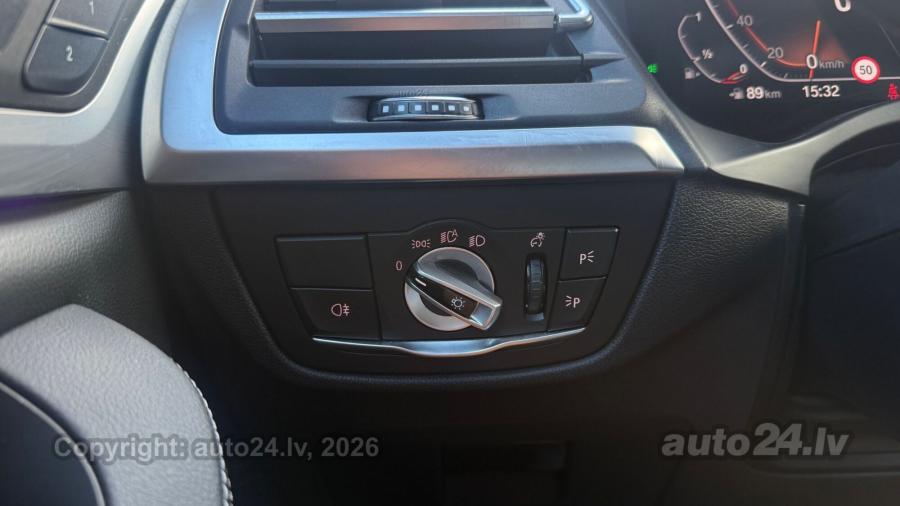 Black BMW X4 2023 in Tallinn, with an engine capacity of 2.00 L and mileage of 99 thousand km for 48000 €, photo 19 on AUTOMOTO.COM.LV