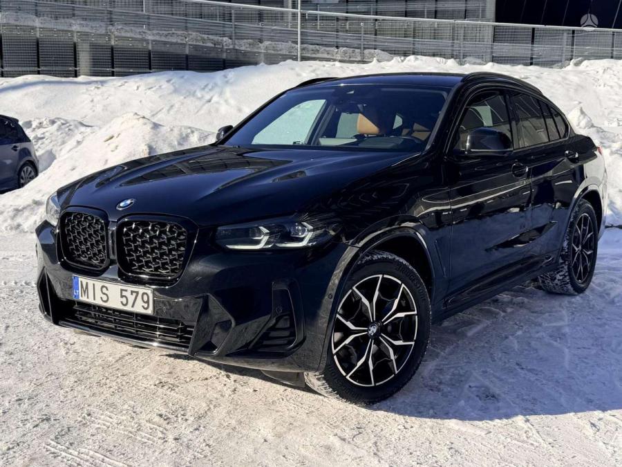 Black BMW X4 2024 in Vilnius, with an engine capacity of 2.00 L and mileage of 46 thousand km for 56000 €, photo 1 on AUTOMOTO.COM.LV