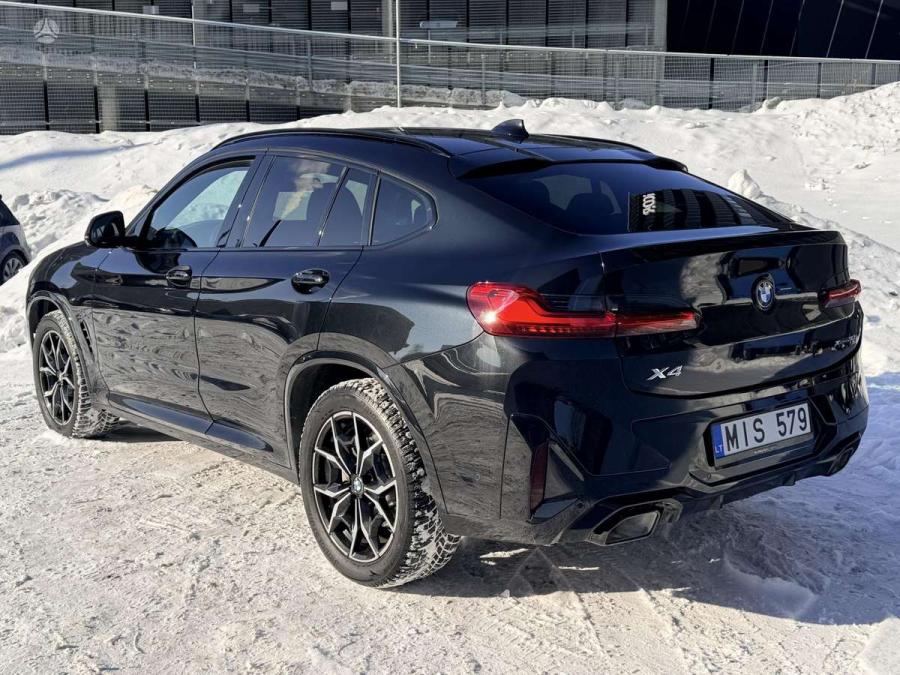 Black BMW X4 2024 in Vilnius, with an engine capacity of 2.00 L and mileage of 46 thousand km for 56000 €, photo 3 on AUTOMOTO.COM.LV